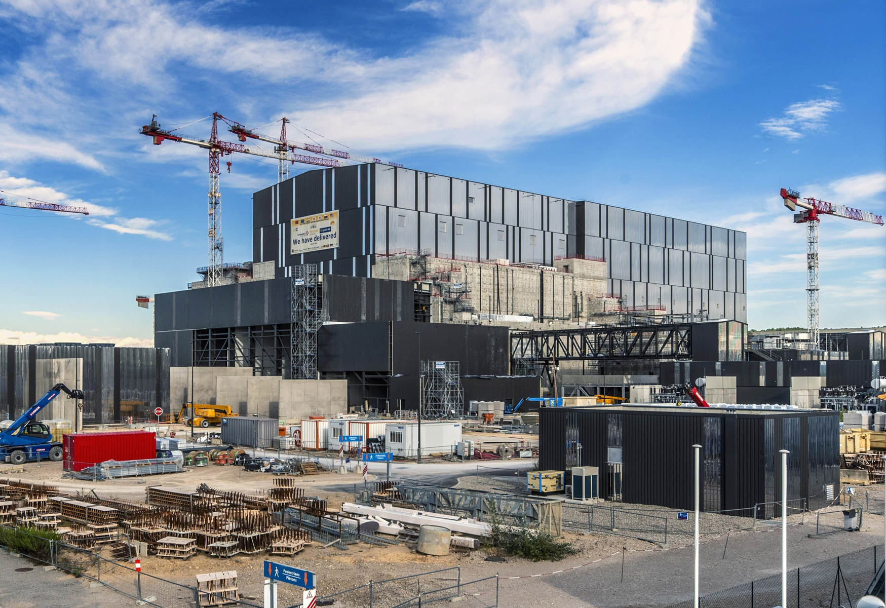 Civil engineering works officially over in ITER Tokamak building ...